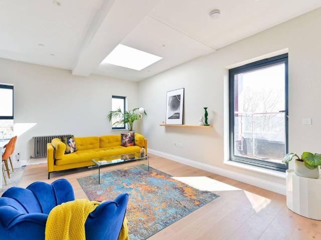 Brockwell Park, London SW2, 1 bed flat to rent, £2,400 pcm | PrimeLocation