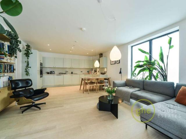 Brogan House, Battersea, London 3 bed flat to rent £3,950 pcm £912 pw