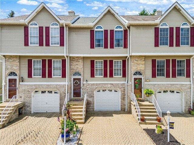Brohios Dr, Monaca, Home For Sale