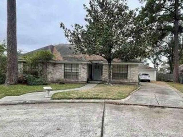 Broken Elm Dr