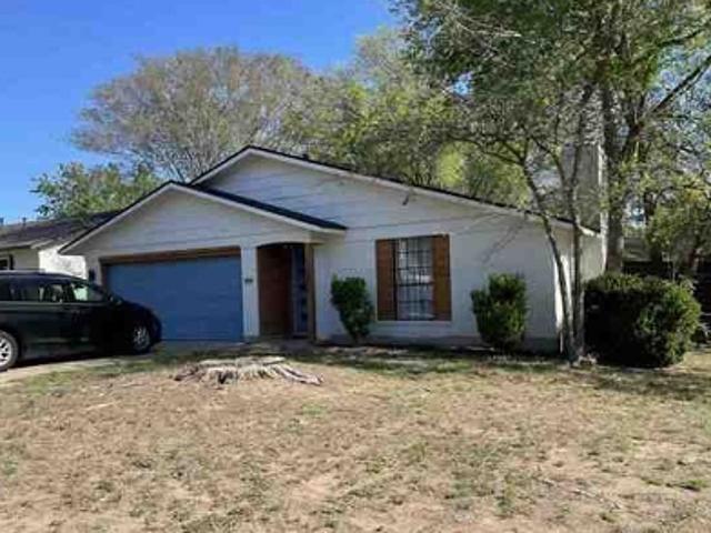 Broken Oak Dr