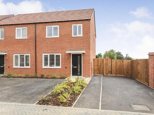 Brome Close, Harpole, Northampton, NN7 2 bed house to rent £1,375 pcm £317 pw