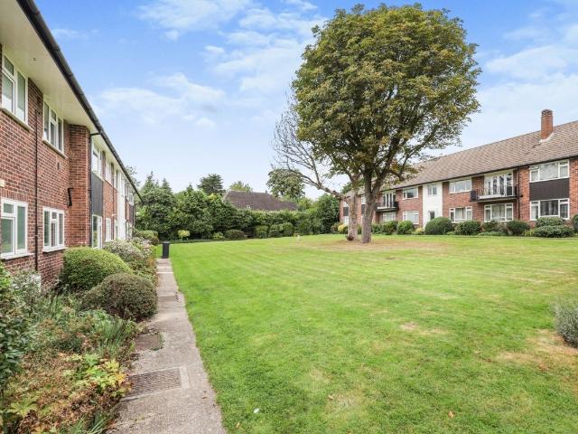 Bromet Close, Watford WD17, 3 bed flat to rent, £2,250 pcm | PrimeLocation