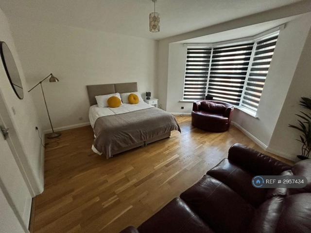 Bromham Road, Bedford, MK40 2 bed flat to rent £3,500 pcm £808 pw