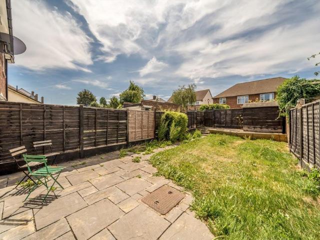 Bromhedge, Lee 2 bed flat to rent £2,000 pcm £462 pw