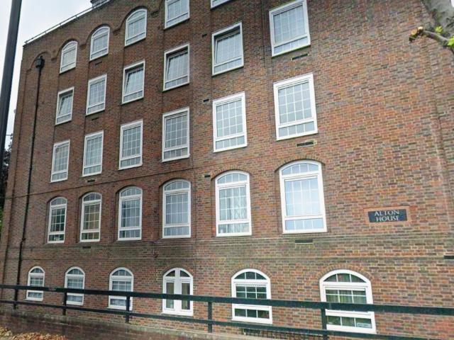 Bromley High Street, London E3, Room to rent, £900 pcm | PrimeLocation