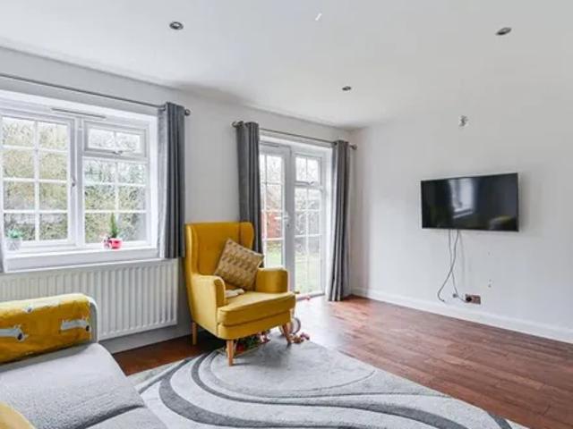 Bromley Hill, London, BR1 4HY, United Kingdom | 4 bed townhouse for rent #137306688 | Rentberry