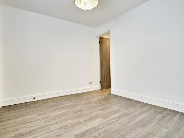 Bromley, Kent BR1 2 bed terraced house to rent £1,675 pcm £387 pw