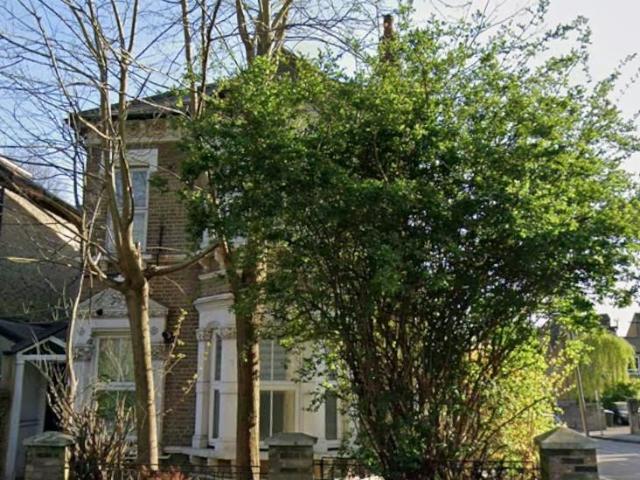 Bromley Road, Beckenham BR3, 2 bed flat to rent, £1,650 pcm | PrimeLocation