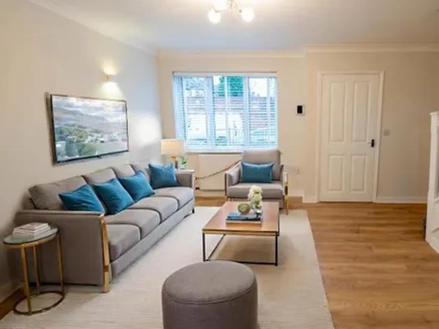 Bromshill Drive, Manchester, M7 4YT, United Kingdom | 3 bed duplex for rent #114381351 | Rentberry