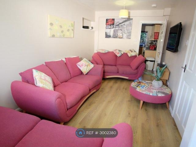 Brompton Close, Aylesbury HP19, Room to rent, £825 pcm | PrimeLocation