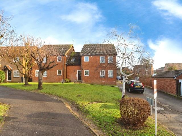 Brompton Close, Billericay CM12, Studio to rent, £925 pcm | PrimeLocation