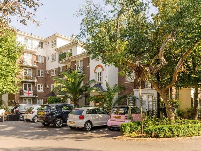 Brompton Park Crescent, Fulham. 1 bed flat to rent £2,384 pcm £550 pw