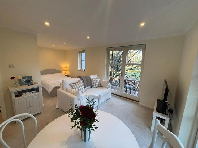 Brompton Park Crescent, Fulham SW6, Studio to rent, £2,700 pcm | PrimeLocation