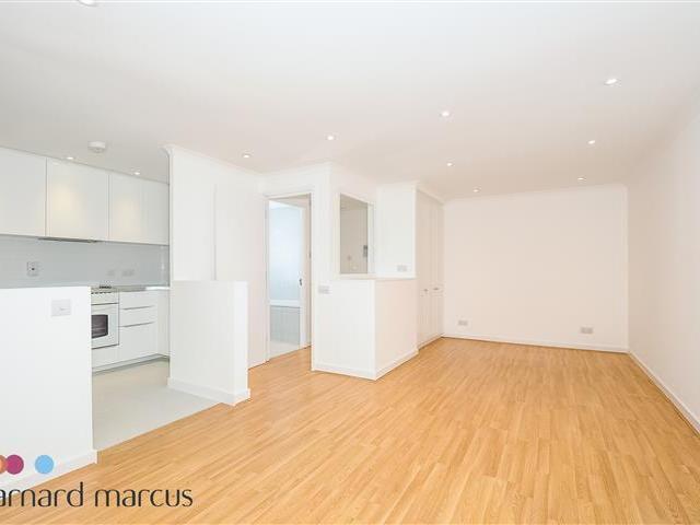 Brompton Park Crescent, London Studio to rent £1,998 pcm £461 pw