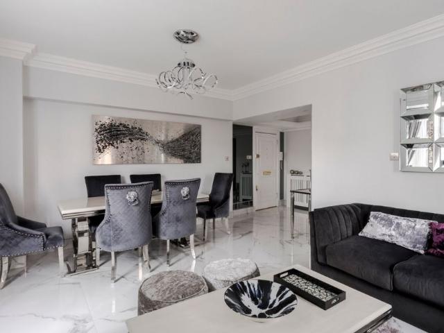 Brompton Road, Knightsbridge, London, SW3