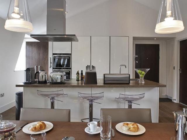 Brompton Road, LONDON 3 bed apartment to rent £19,500 pcm £4,500 pw