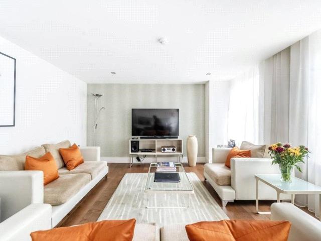 Brompton Road, London, SW3 2 bed flat to rent £8,667 pcm £2,000 pw