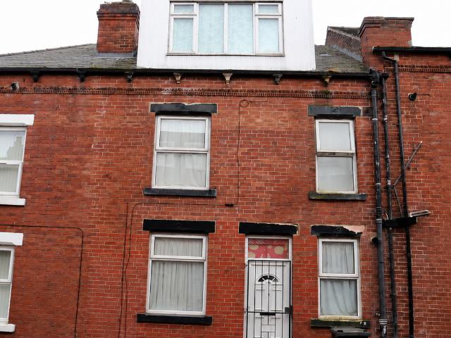 Brompton Row, Leeds LS11, 2 bed terraced house to rent, £800 pcm | PrimeLocation