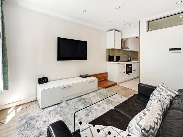 Brompton Square, Knightsbridge SW3, 1 bed terraced house to rent, £3,000 pcm | PrimeLocation