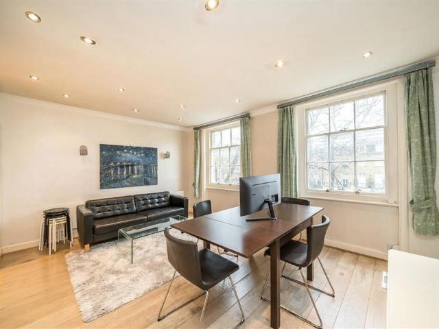 Brompton Square, London SW3 1 bed flat to rent £4,225 pcm £975 pw