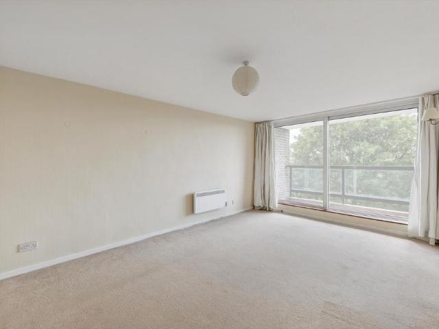 Bromwich House, 45 Howson Terrace. 2 bed flat to rent £2,650 pcm £612 pw