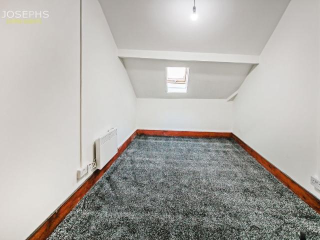 Bromwich Street, Bolton BL2, 2 bed flat to rent, £520 pcm | PrimeLocation