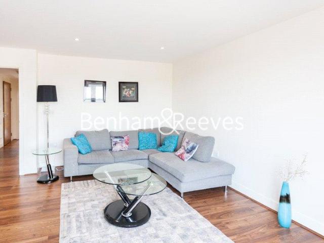 Bromyard Avenue, London, W3 2 bed apartment to rent £2,500 pcm £577 pw