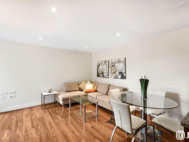 Bromyard Avenue London W3