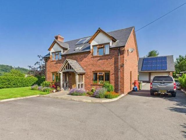 Bron Felyn, Llandinam, 3 Bedroom Detached