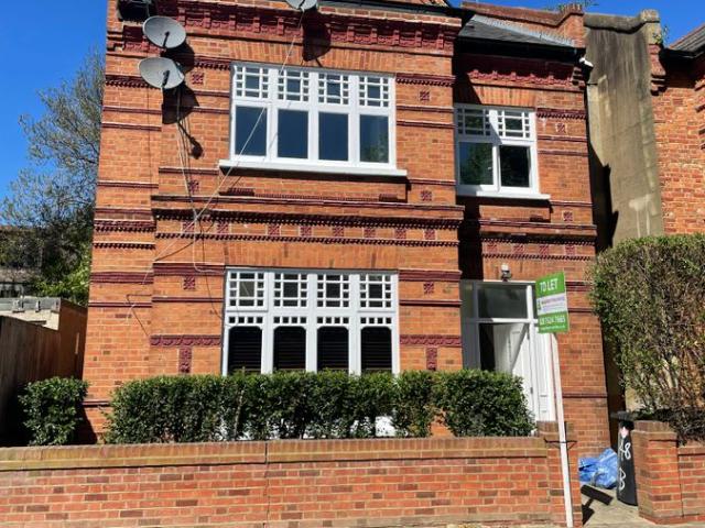 Brondesbury Villas, London NW6, 2 bed flat to rent, £2,500 pcm | PrimeLocation
