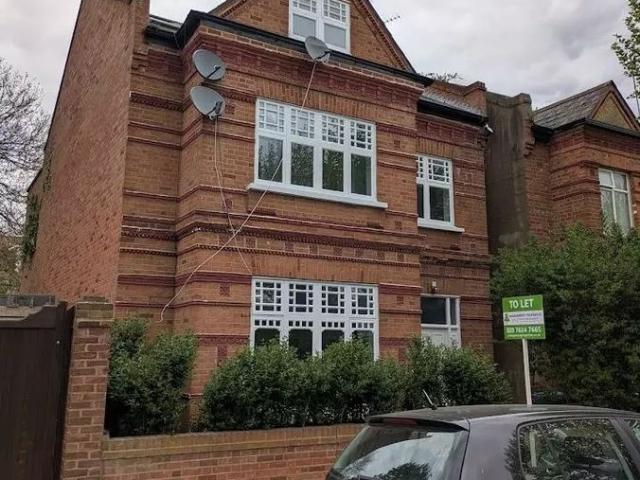 Brondesbury Villas, London NW6, 2 bed flat to rent, £2,600 pcm | PrimeLocation
