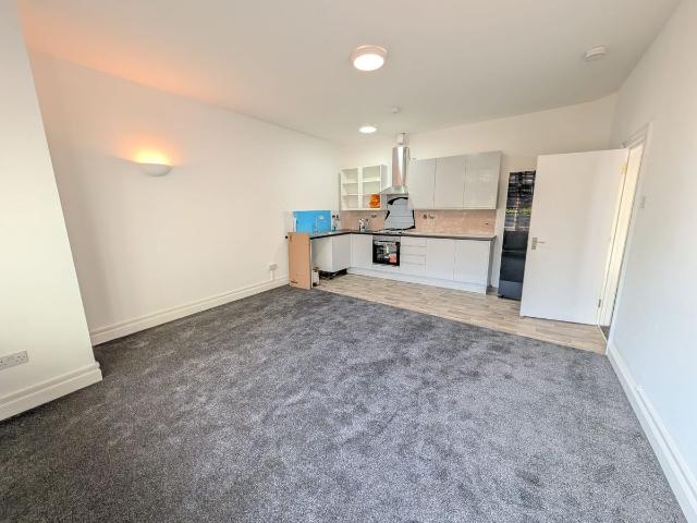 Brondesbury Villas, Queens Park NW6, 2 bed flat to rent, £2,500 pcm | PrimeLocation