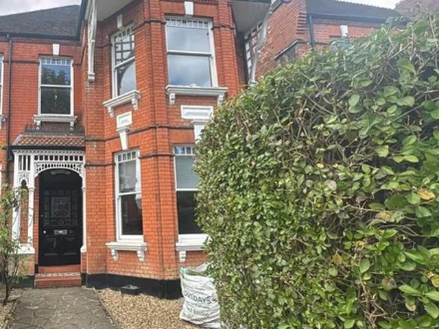 Brondesbury Bowls Club, Chatsworth Road, London, NW2 4BN, United Kingdom | 1 bed apartment for rent #168055739 | Rentberry