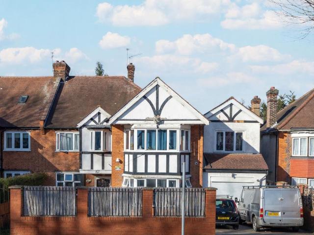Brondesbury Park NW2, 7 bed shared accommodation to rent, £10,000 pcm | PrimeLocation