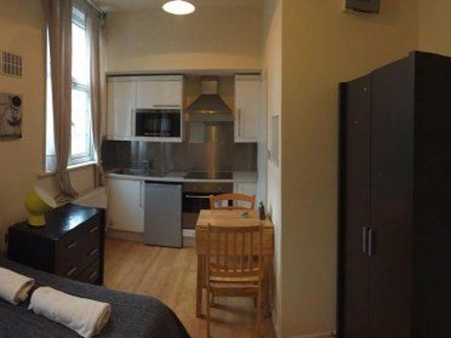 Brondesbury Park, London, Greater London NW6, Room to rent, £1,248 pppm | PrimeLocation