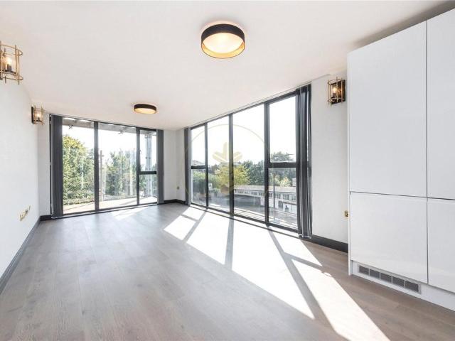 Brondesbury Park, London, NW6 2 bed apartment to rent £2,665 pcm £615 pw