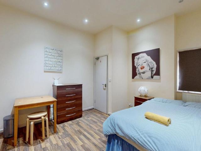 Brondesbury Park, London NW6, Studio to rent, £1,352 pcm | PrimeLocation