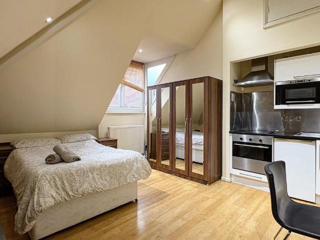 Brondesbury Park, London NW6 Studio to rent £1,378 pcm £318 pw
