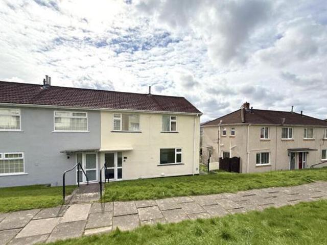 Bronhaul, Cwmbach, 3 Bedroom Semi detached