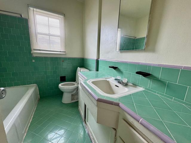 Bronson Ave 1624 2 Bedroom Apartment for Rent at 1624 S Bronson Ave, Los Angeles, CA 90019 UNNC