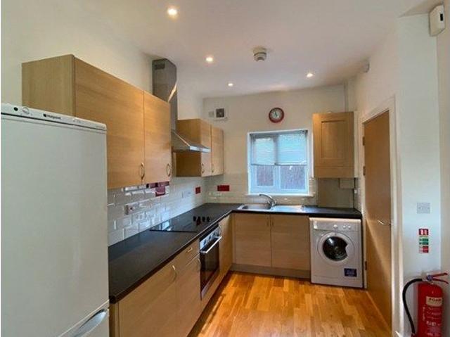 Bronwydd Road, Carmarthen SA31, 2 bed flat to rent, £975 pcm | PrimeLocation
