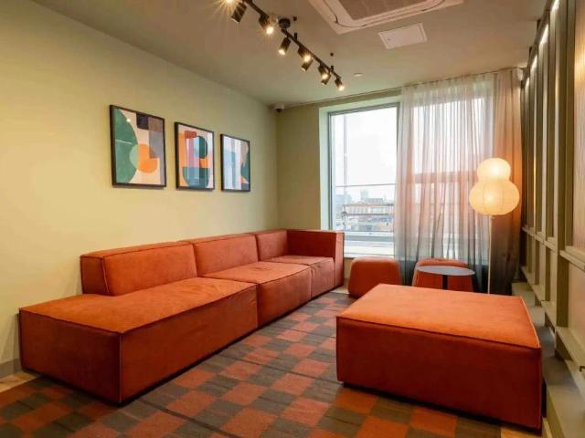 Silver 3 Bed Apt Plus