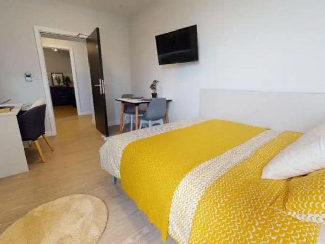 Bronze 2 Bed Apt Plus