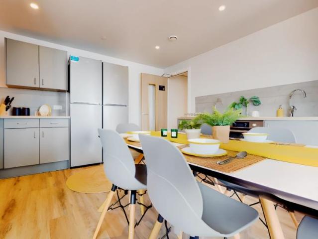 Bronze En Suite