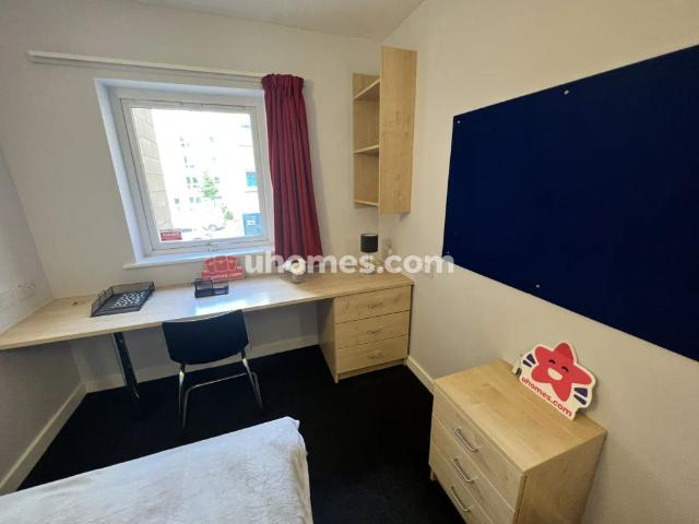 Bronze En Suite