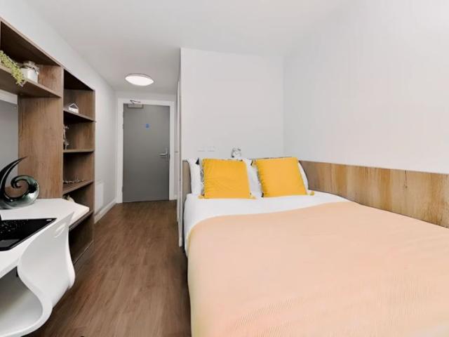 Bronze En suite
