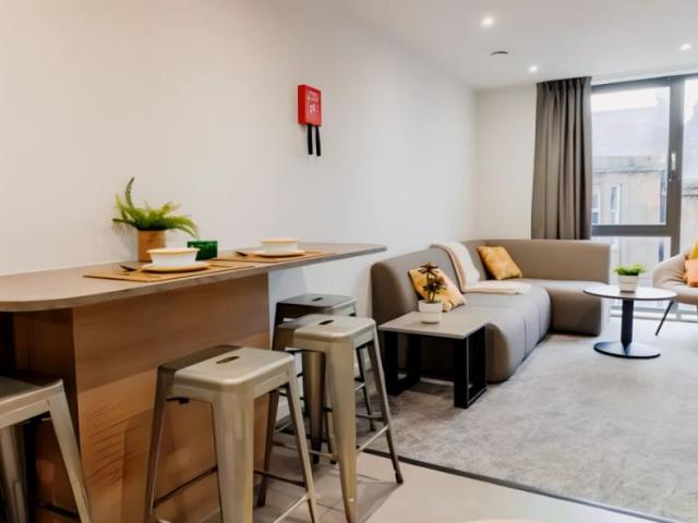 Bronze En Suite