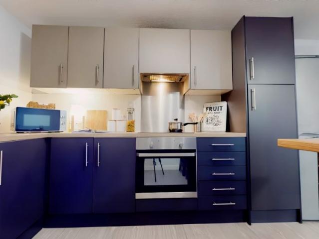 Bronze En Suite