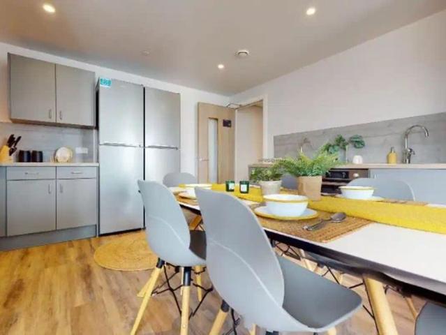 Bronze En Suite